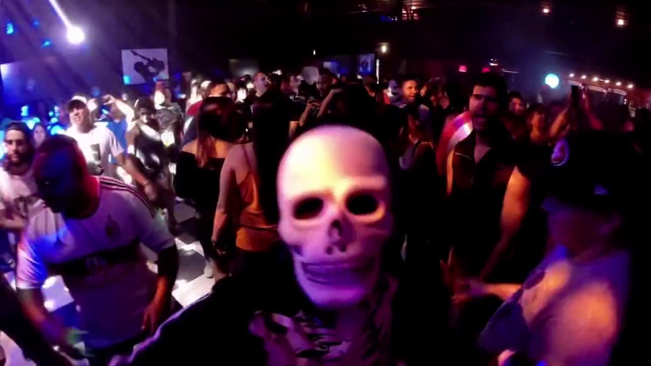 Flash Night Remember • 8 Anos • Flash a Fantasia - YouTube