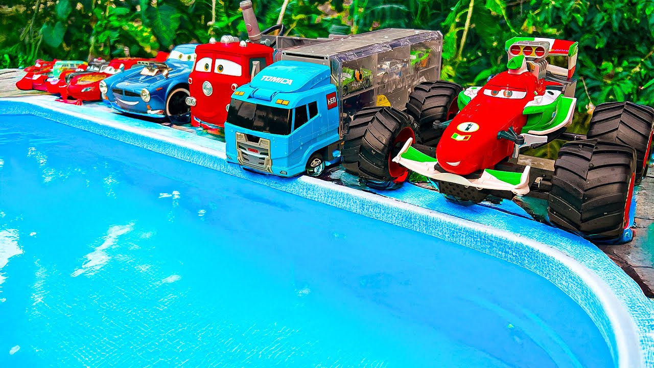 Disney Pixar Cars falling into deep pool, Lightning McQueen, Tow Mater ...