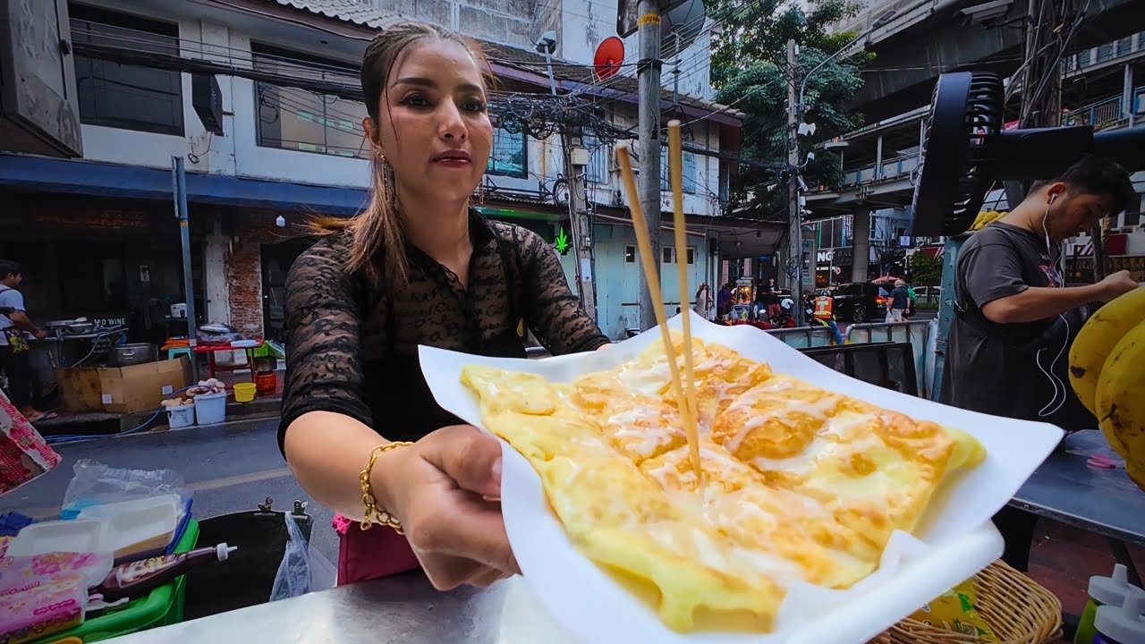 A Day With Puy Roti Lady! We Tried All Her Roti Flavors - YouTube