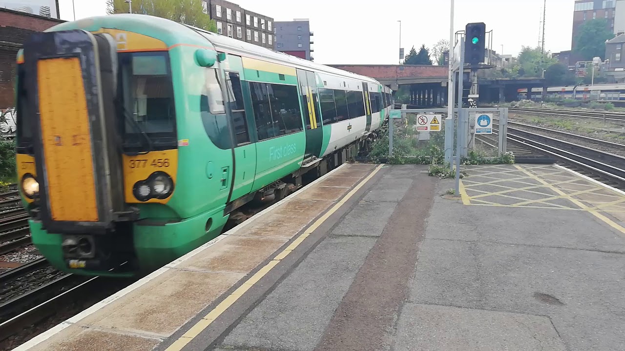 Southern class 377 456 arrives into Clapham Junction 05/05/2019 - YouTube