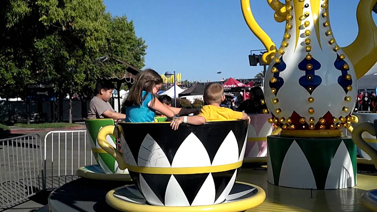 Teacup ride at the Midway carnival, county fair - YouTube