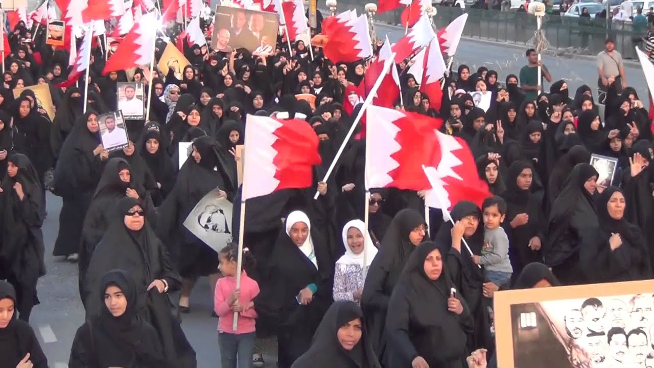 #Bahrain : massive rally west of Manama 22/11/2013 HD - YouTube