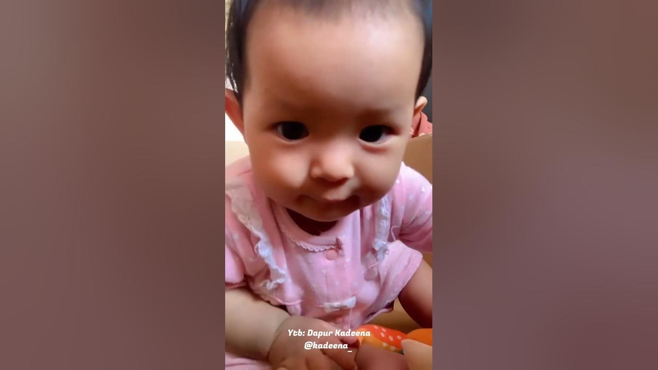 ANEIRA AND HER BOX - YouTube