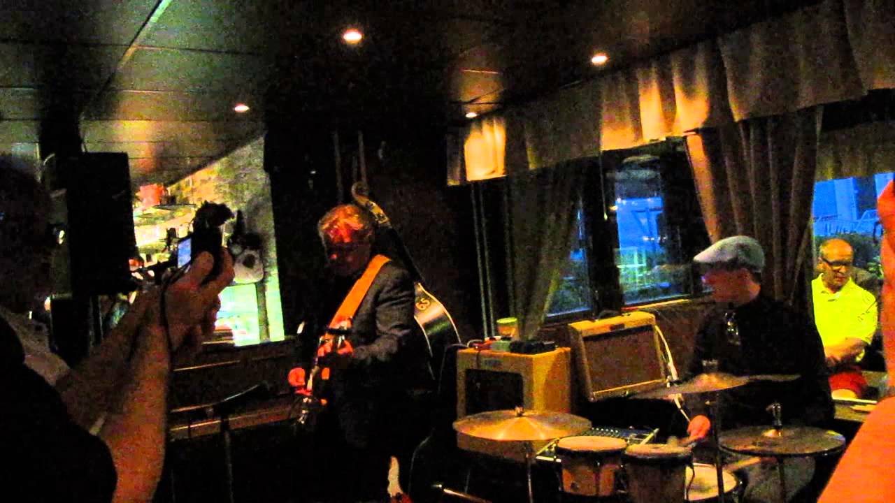 Esa Pulliainen C-Combo - Kaksi Ruusua - YouTube