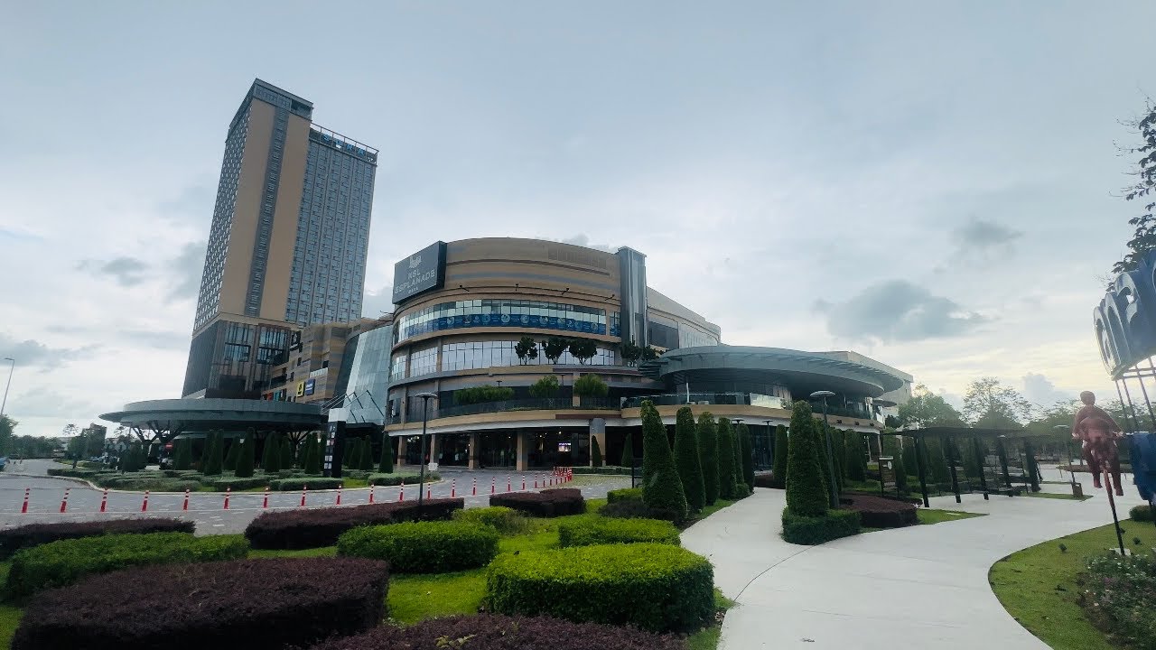 [4K60FPS] Iconic KSL Esplanade Mall, Hotel & Canary Garden Central Park ...