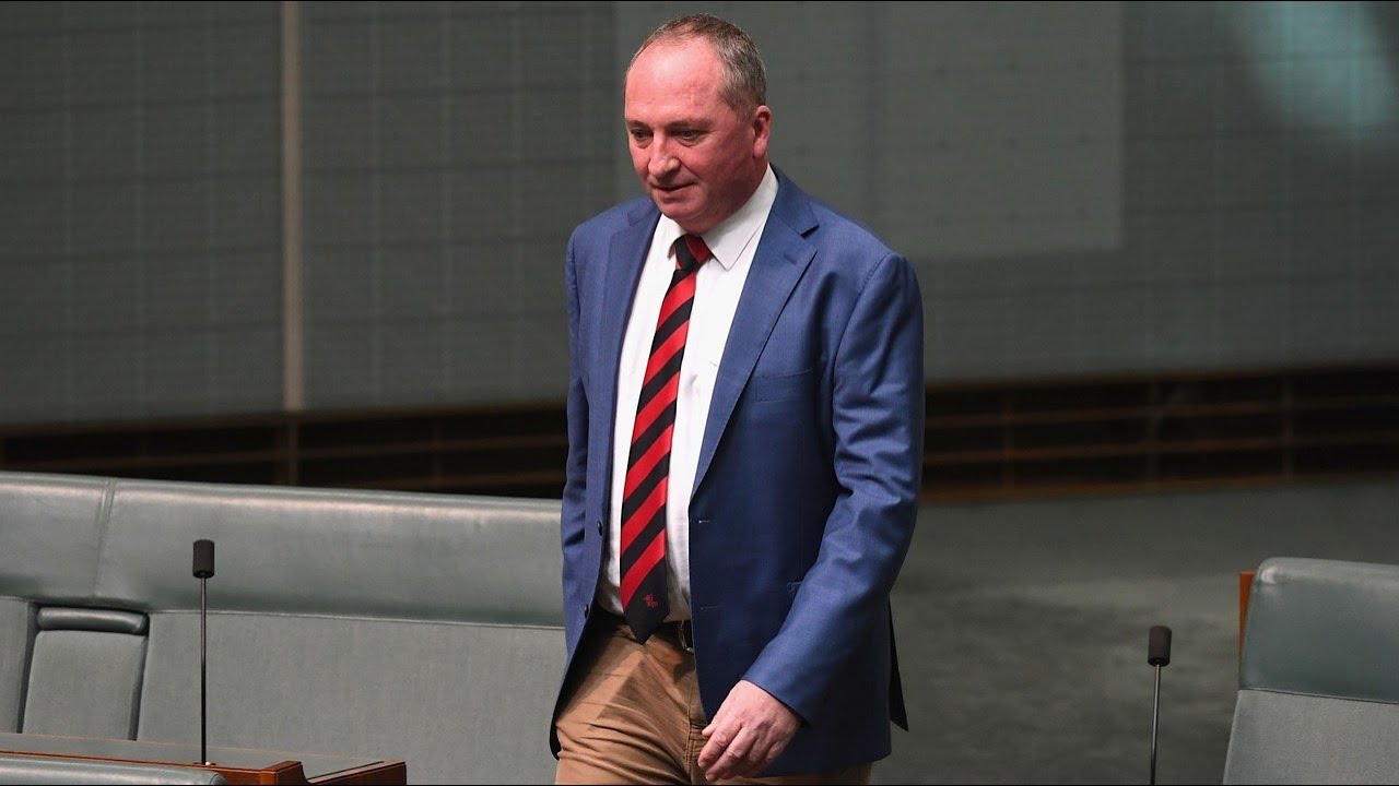 Joyce returns to parliament after COVID-19 contact concern - YouTube