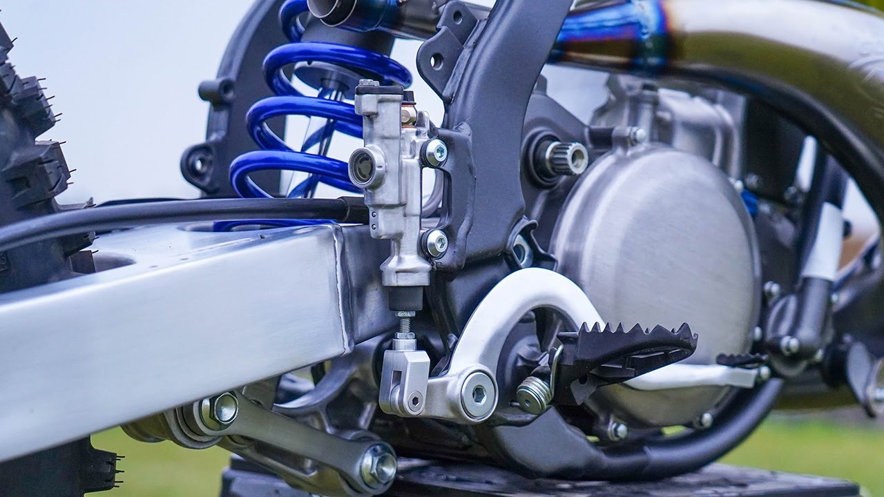 Better Brakes For Your Suzuki? - YouTube