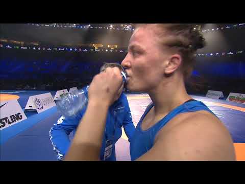 1/2 WW - 65 kg: F. MOLINARI (USA) v. I. KOLIADENKO (UKR)