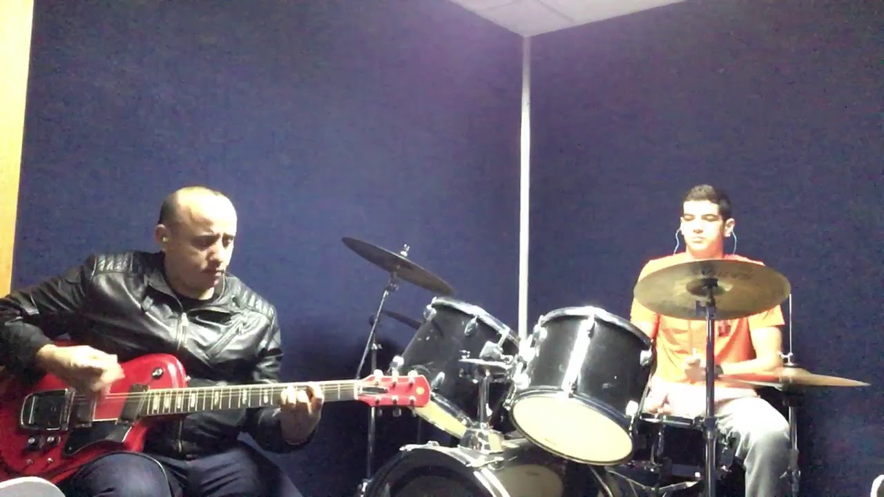 Funk Rock Style Fast Beat with Fills - YouTube