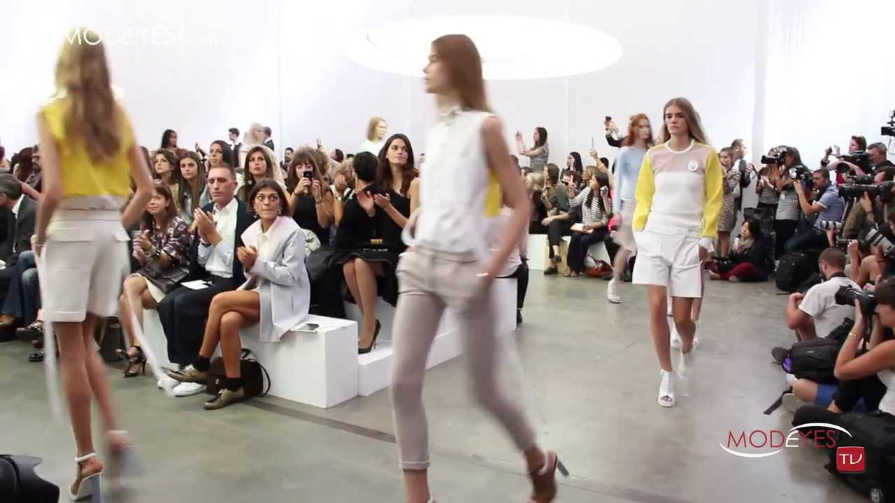 ICEBERG WOMEN FASHION SHOW SPRING SUMMER 2014 (Backstage - Model ...