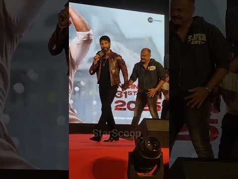 Fans go crazy as they see Shahid Kapoor at Deva event. - YouTube