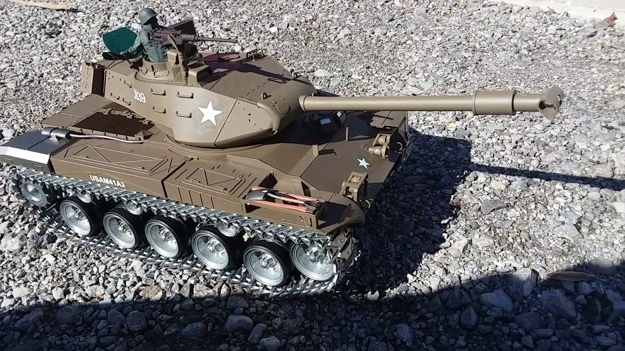 Henglong RC Walker Bulldog Tank Outside Test - YouTube