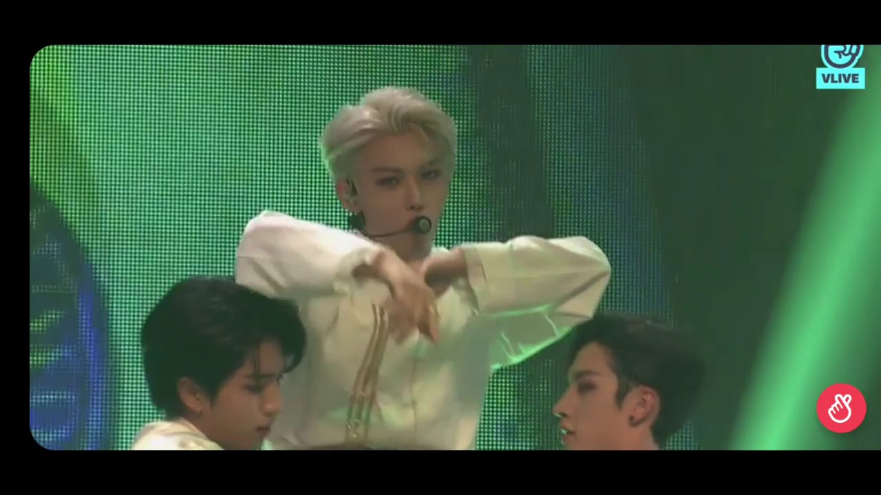 Stray Kids Easy Performed - YouTube