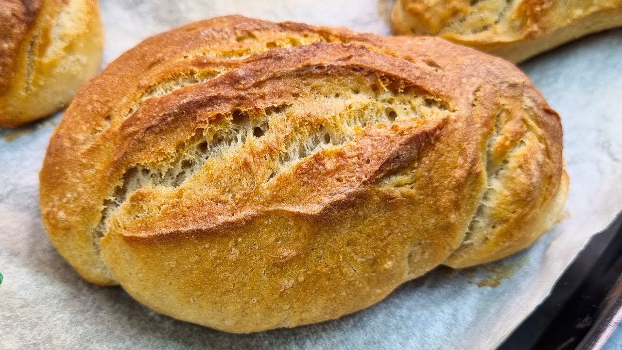 Crispy Bread Rolls :: The easiest bread recipe I've ever made. Be sure ...