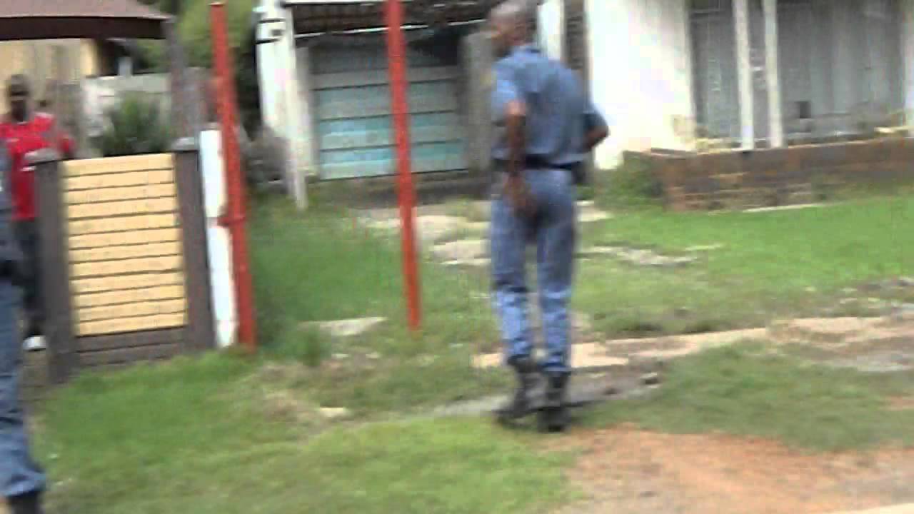 Police arrest armed robbers - YouTube