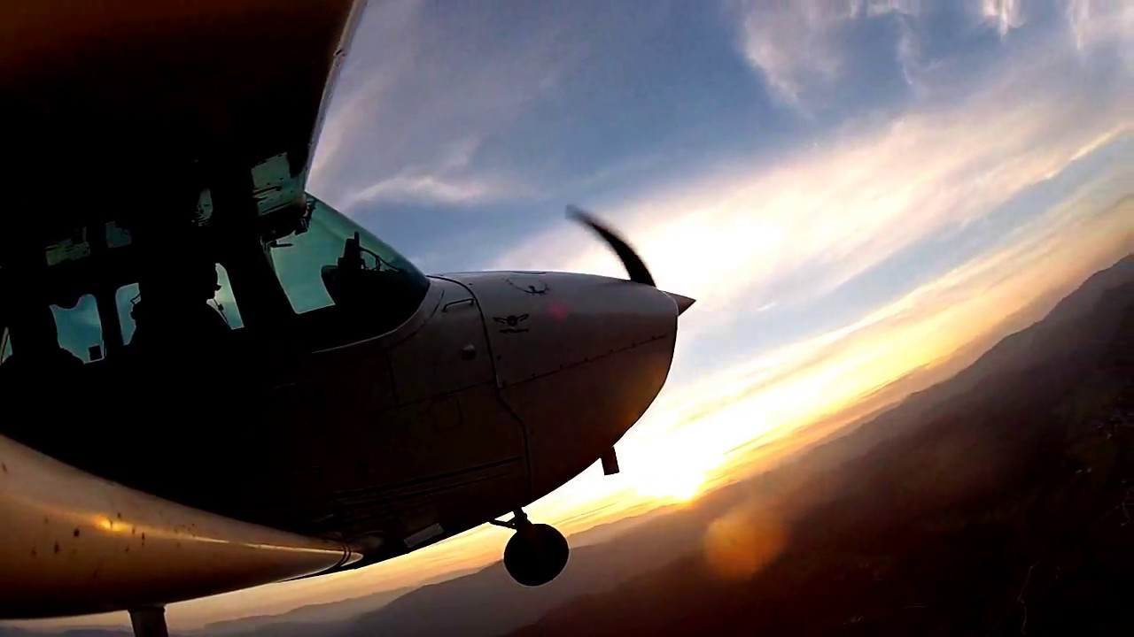 Cessna 172 and Diamond DA40 flights - YouTube