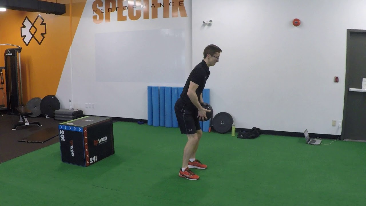 Lancer de slam ball avec rotation - YouTube