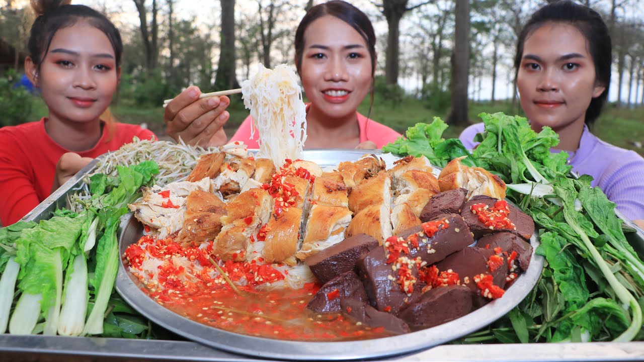 Yummy cooking chest chicken crispy salad with vegetable recipe ...