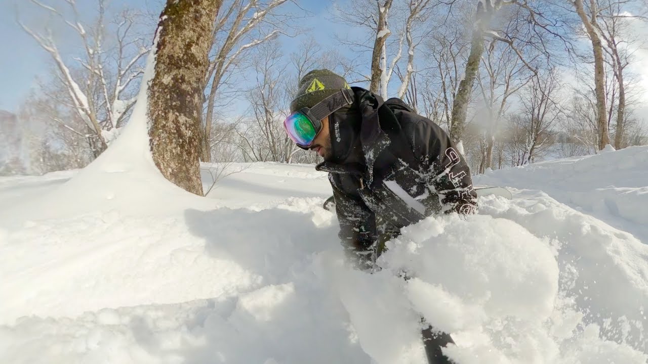 KNEE DEEP POWDER | SNOWBOARDING IN JAPAN, 2022 - YouTube