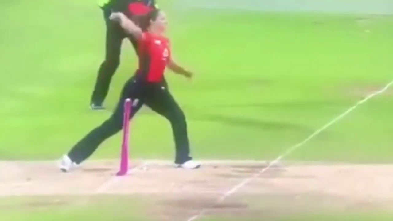 WIW Vs ENGW Funny miss run out😁😁 - YouTube