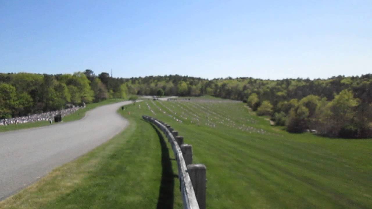 Visiting the Massachusetts National Cemetery in Bourne - YouTube