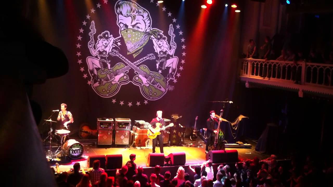 Brian Setzer Rockabilly Riot - Stray Cat Strut 12/07/11 - YouTube
