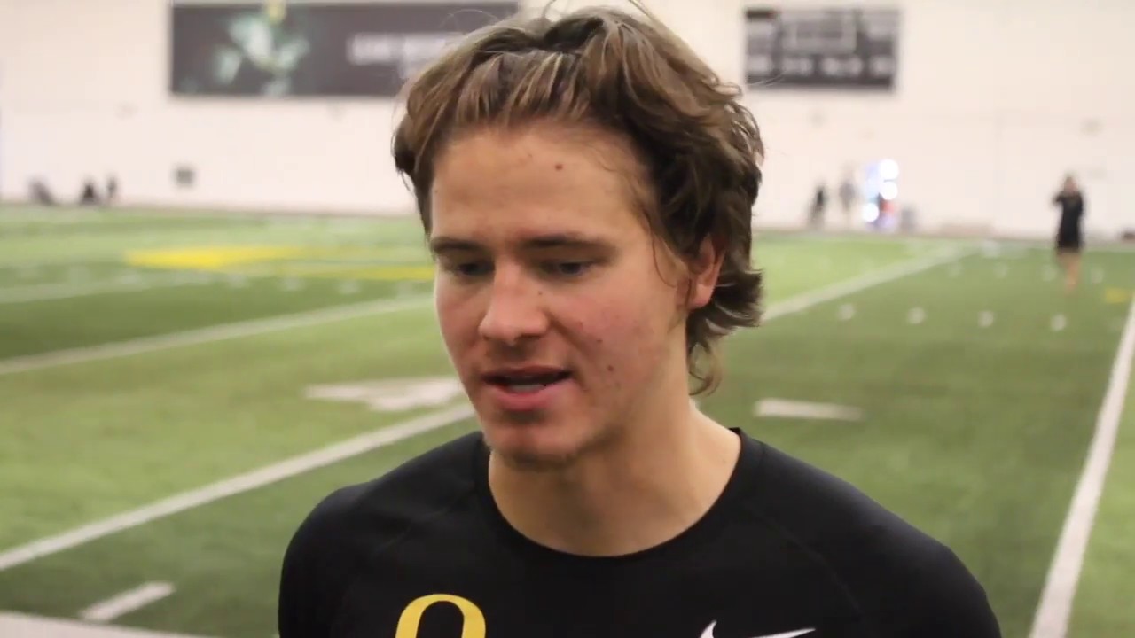 Oregon Ducks Justin Herbert, La’Mar Winston Jr. react to coronavirus ...