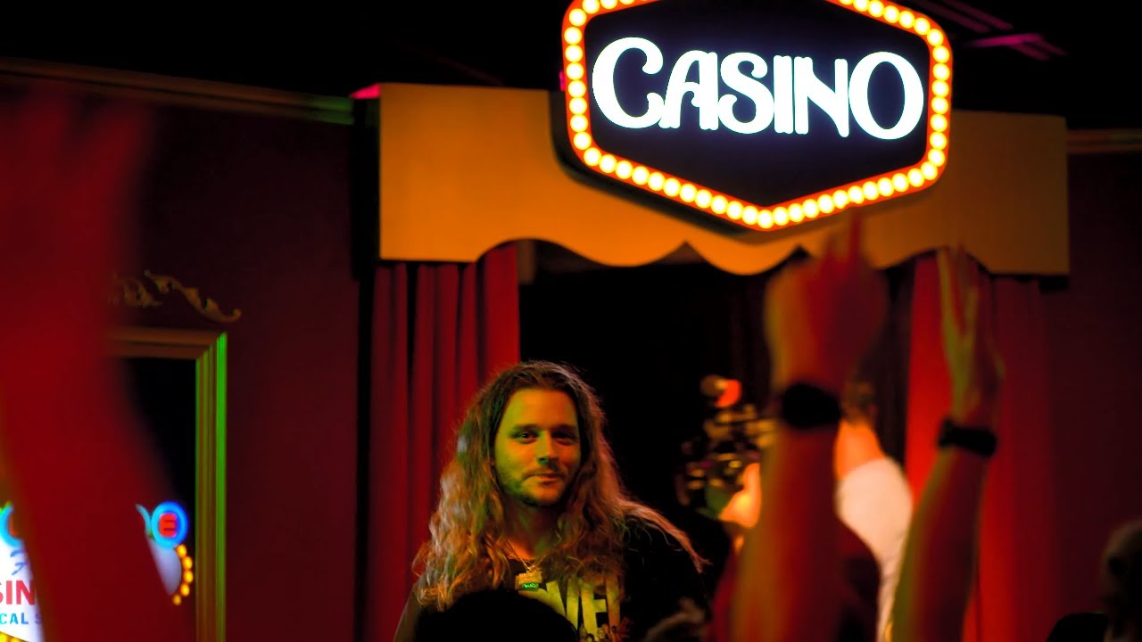 cal scruby - LET IT RIDE (Live) | Casino Tour - YouTube