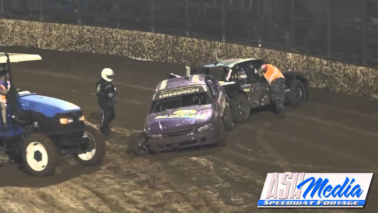 Modified Sedans: Peter Gray Crash - Kingaroy Speedway - YouTube