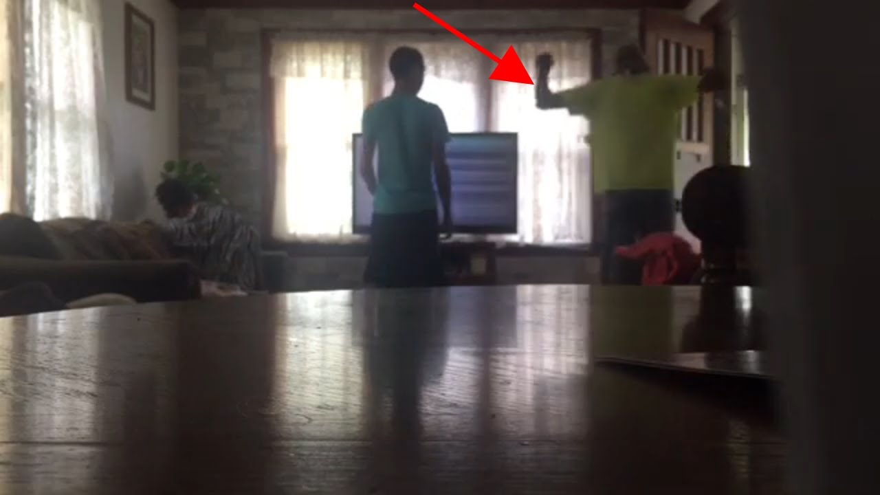 BROKEN TV PRANK ON ANGRY DAD😱(WENT WRONG) - YouTube