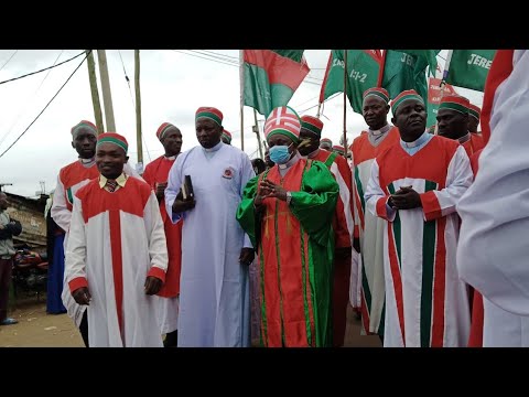 African Divine church praising God//Inside Kanaan region kibera - YouTube