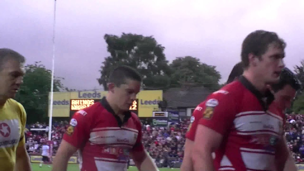 Leeds Rhinos and Wigan Warriors Leave The Pitch With Focus On Referee ...