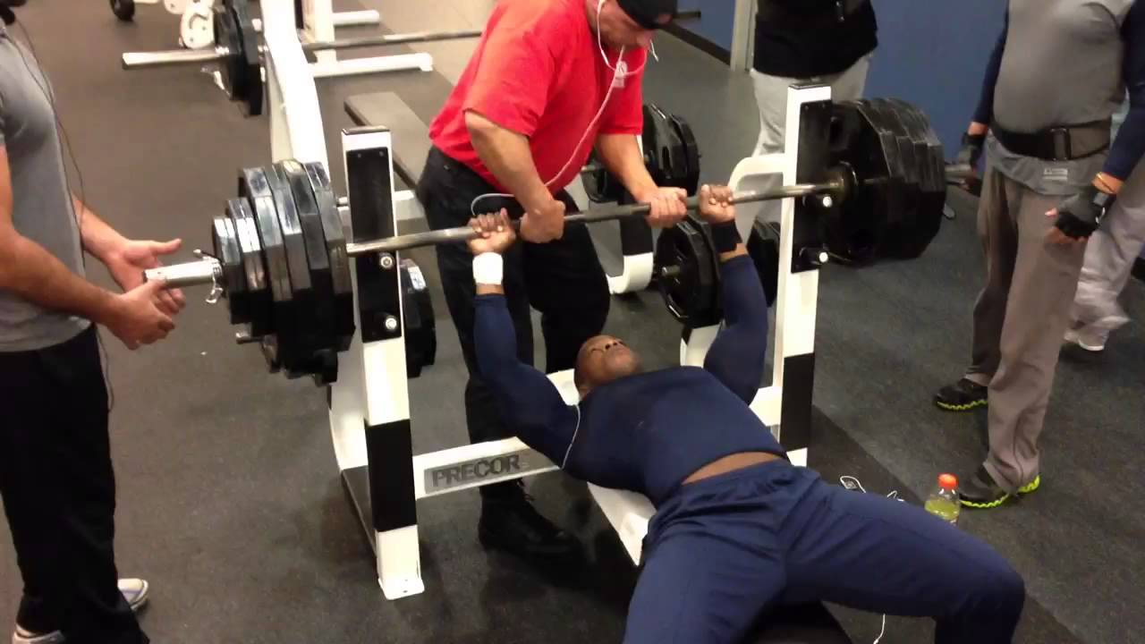 Kevin OAK 475 Lb Bench Press - YouTube