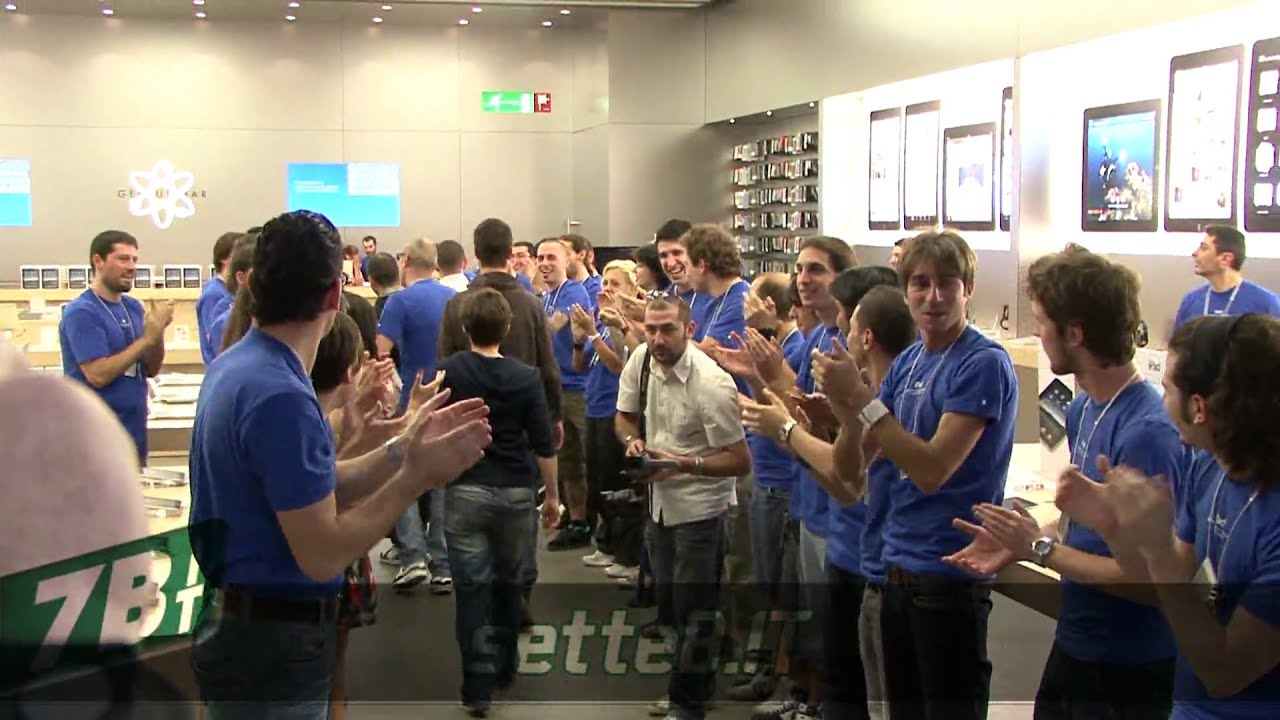 Il lancio dell'iPad in Italia - Apple Store Carugate (Milano) - YouTube
