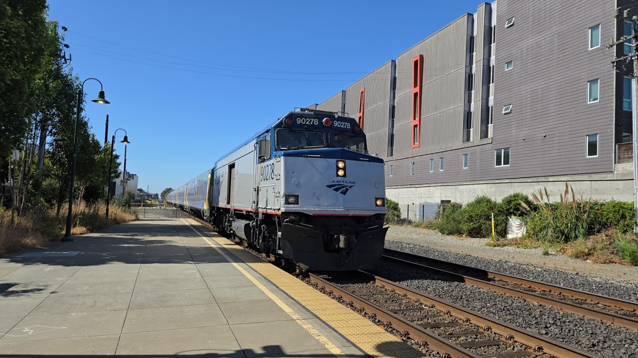Amtrak San Joaquin #712 at Berkeley Station with #90278 (NPCU) and ...
