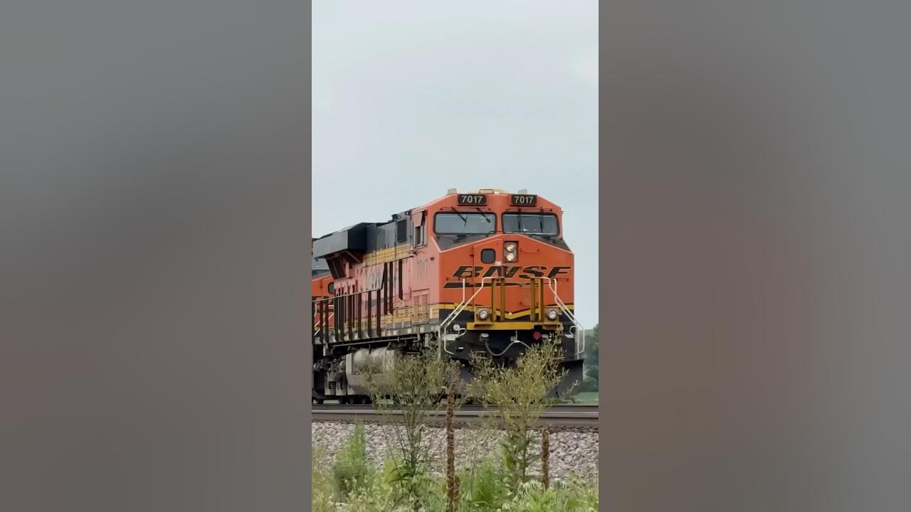 End train DPUs on BNSF Intermodal Q train! #bnsftrains #bnsfrailway #bnsf - YouTube