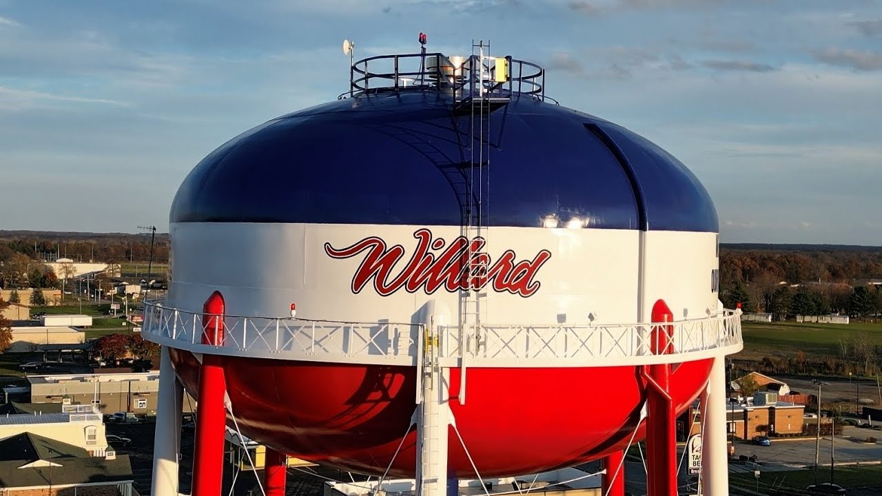 Willard Water Tower, Willard Huron County Ohio November 2024 4k - YouTube