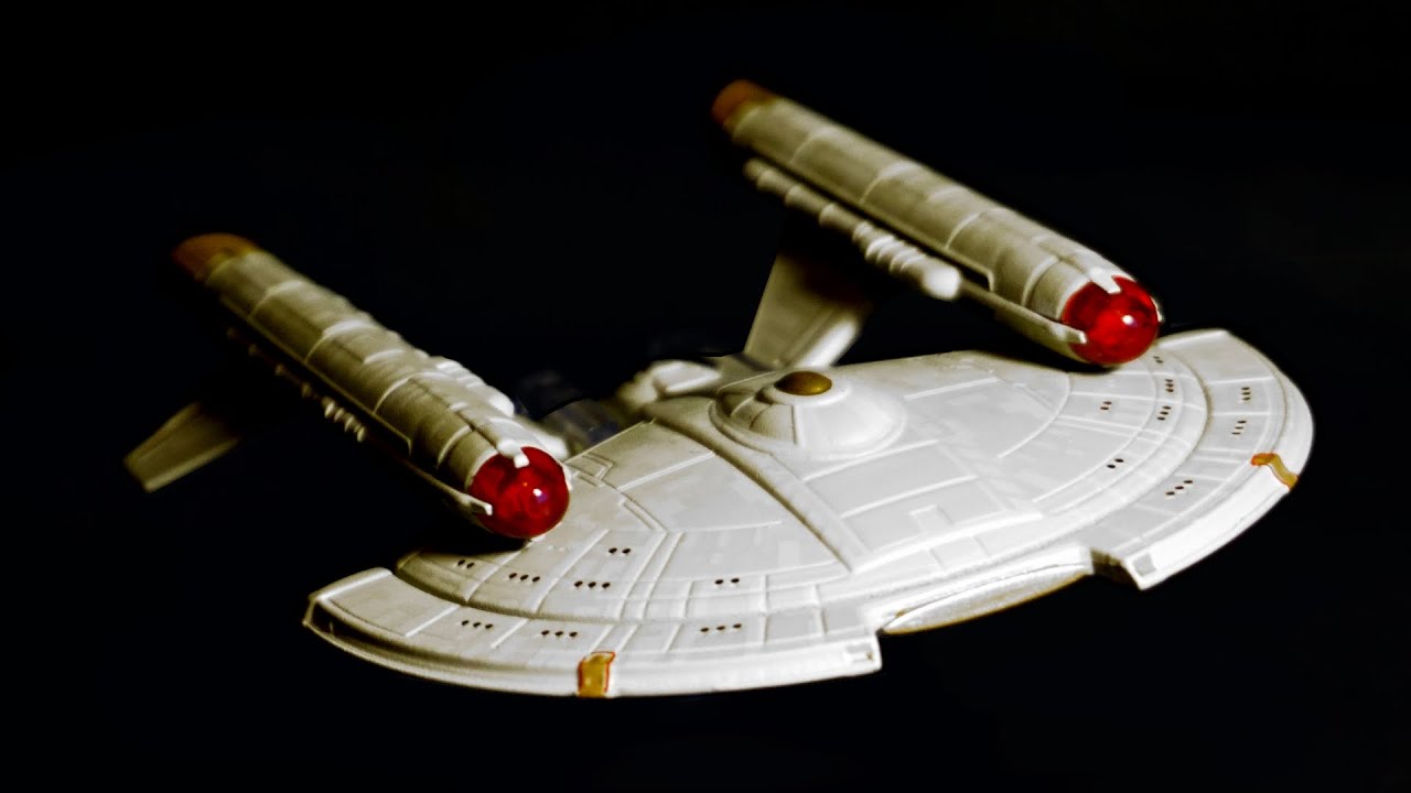 United Earth Starfleet - Intrepid - Star Trek Unboxing - YouTube
