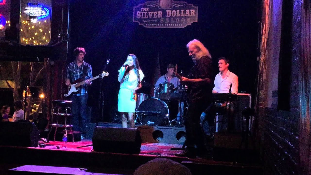 Madilynn Raye sings swinging at The American Country Star Semi finals ...