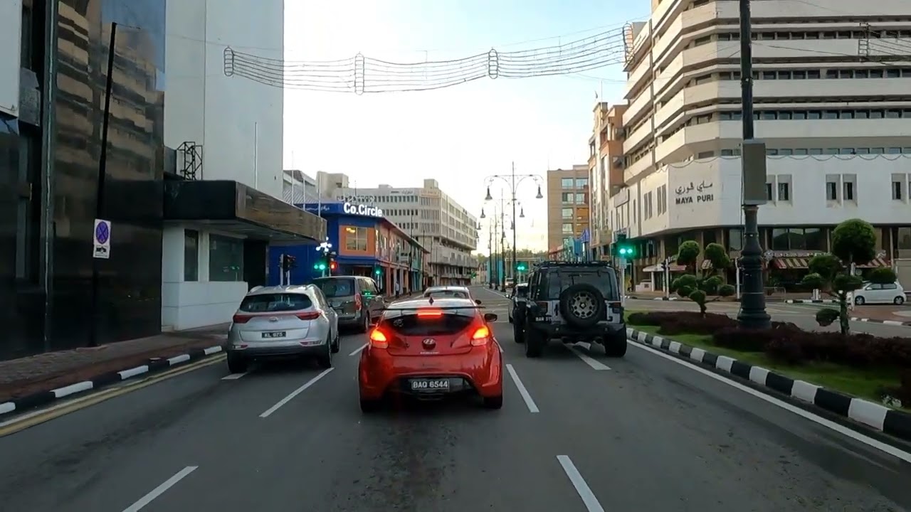 Aktifitas Pagi Lalu Lintas Di Ibu Kota Brunei Darussalam - YouTube