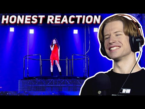 HONEST REACTION to TAEYEON - Fire ( 's... Taeyeon Concert in Seoul )
