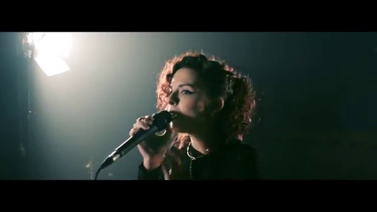 BB Diamond - Teardrops - Cover (Live) at Viber Presents - YouTube