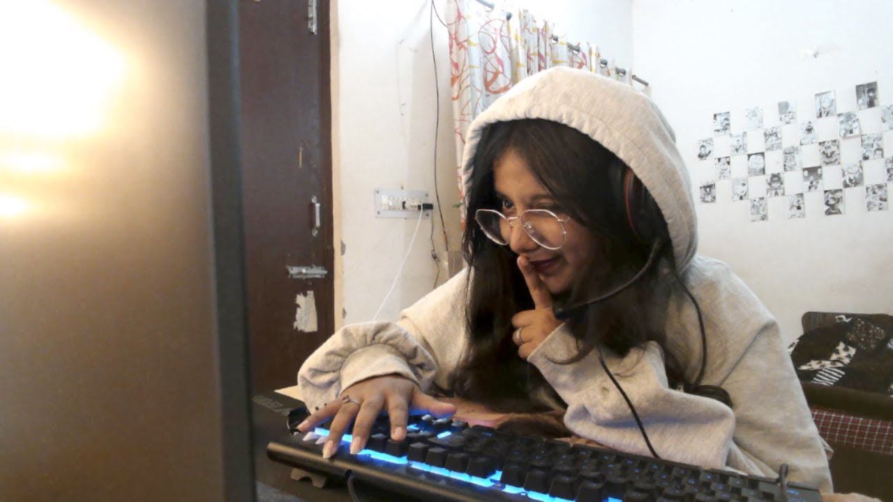 SIDHA LIVE FROM HOME HUIHUIHUI | #ishuwu #facecam #valorantlive - YouTube