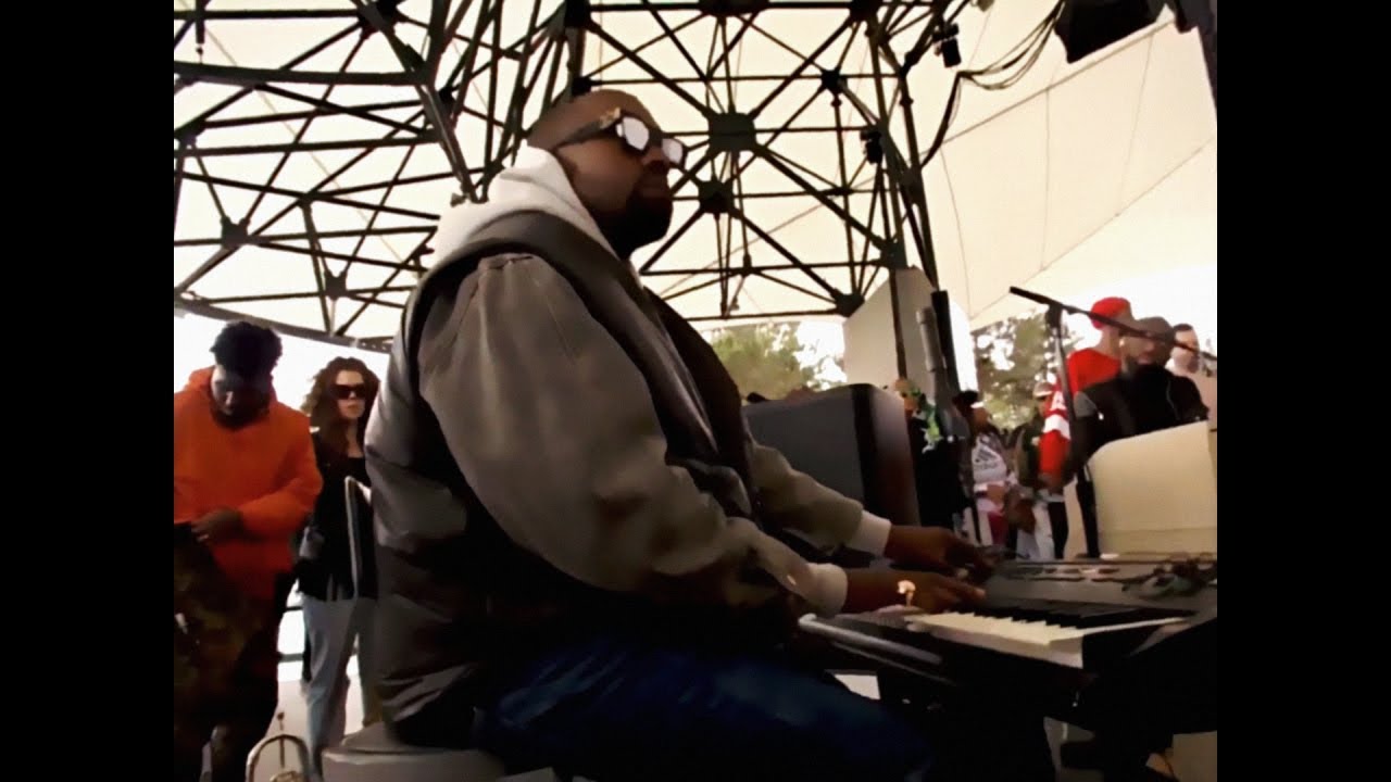 Kanye chops a sample from The Clark Sisters at Sunday Service - YouTube
