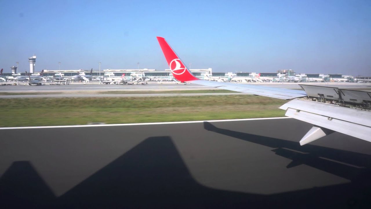 Turkish Airlines Boeing 737-800 landing at Istanbul Ataturk ...