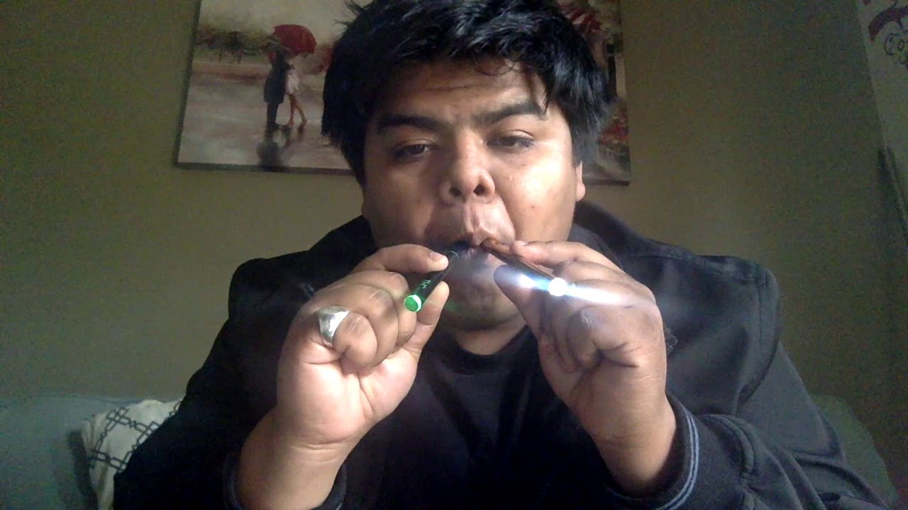 VVS DISPOSABLE PEN REVIEW(BLUEBERRY DIESEL) - YouTube