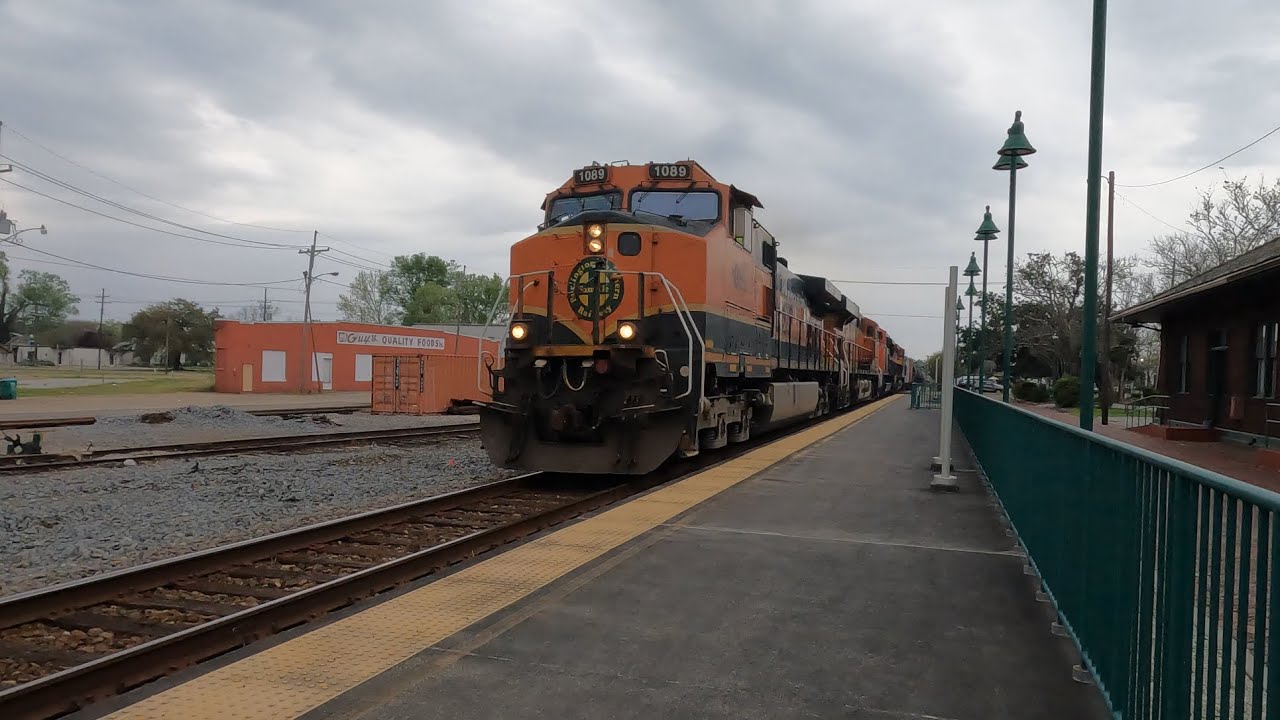 Rare BNSF through Hammond, LA! - YouTube