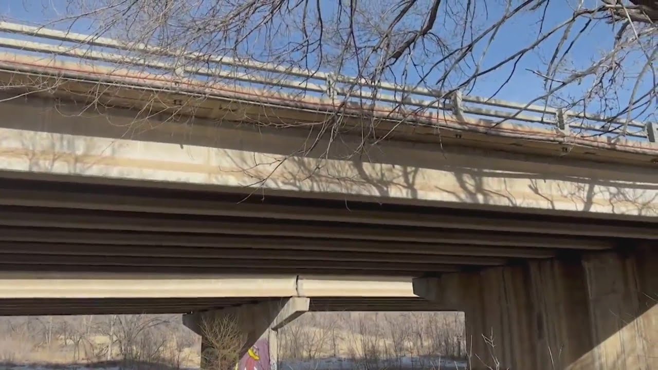 Witness describes police chase on El Paso County bridge - YouTube