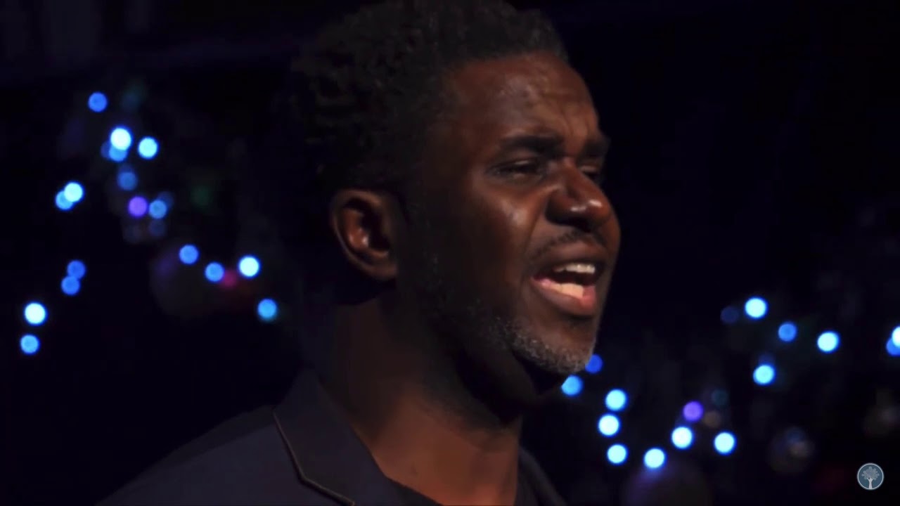 Oh Holy Night // Robert Short - YouTube