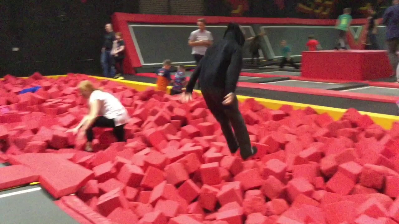 Infinity Trampoline Park ( Feat Friends And Family ) Bear Vlogs - YouTube